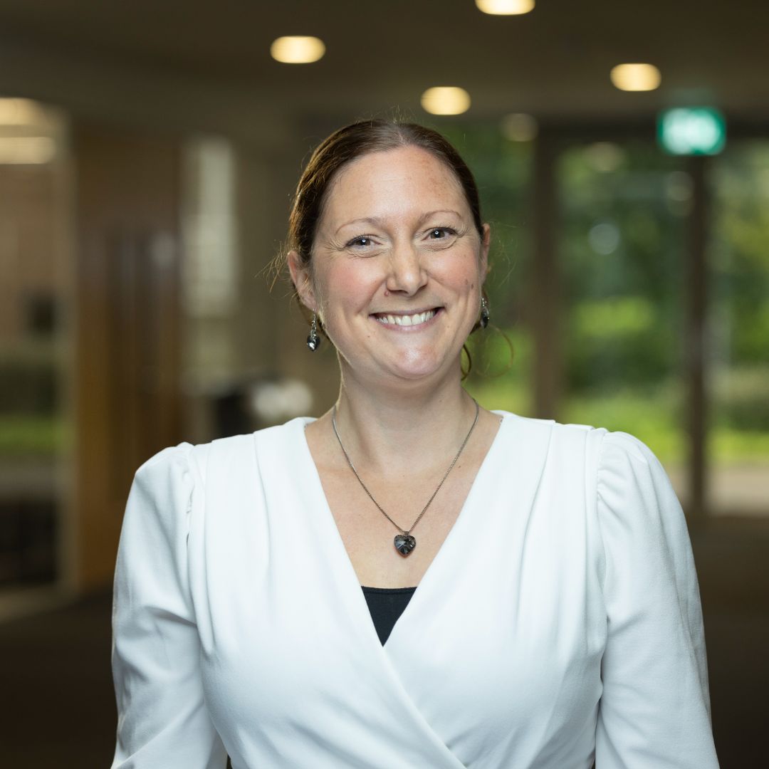 Cyberpsychology: Q&A with Professor Linda Kaye | Edge Hill University